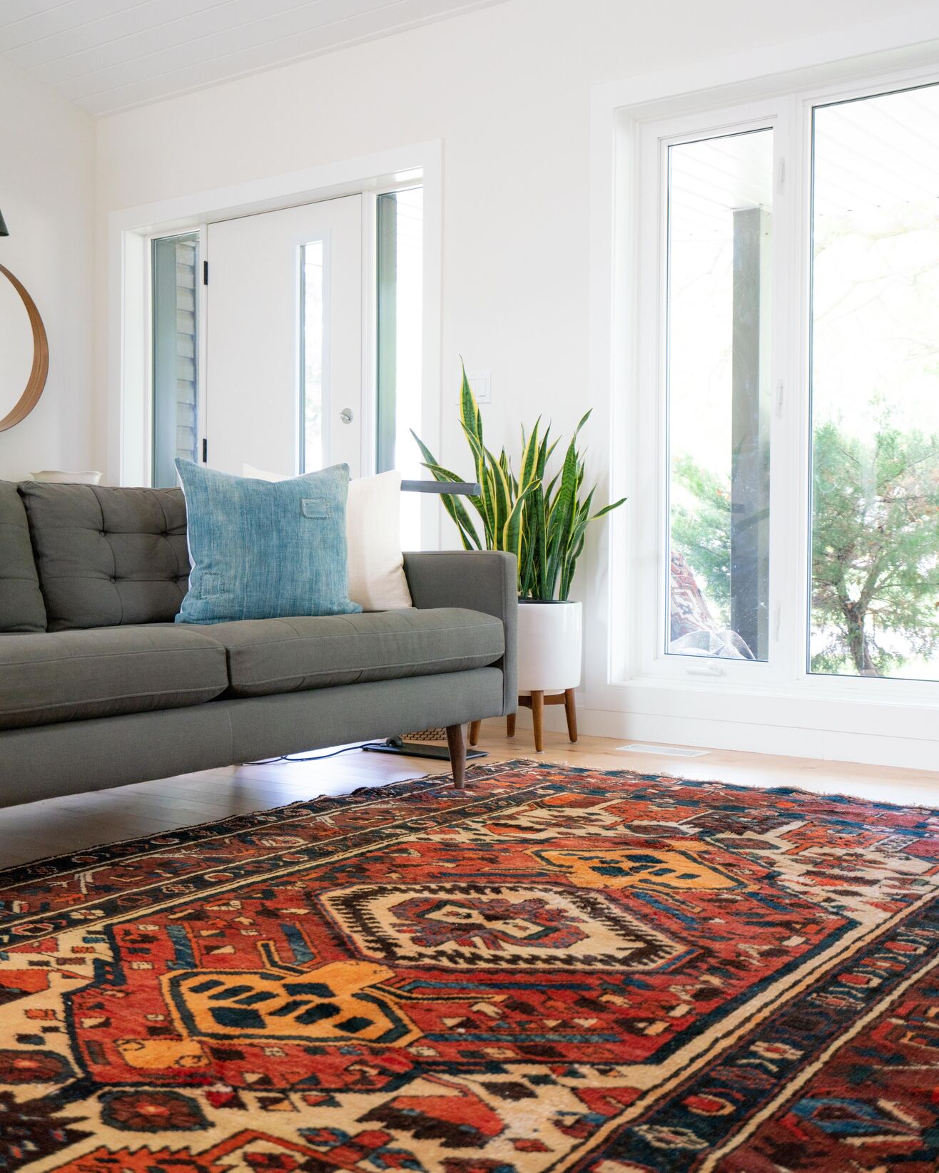 How to Identify a Real Hand-Woven Carpet from Machine Made - Truckee ...